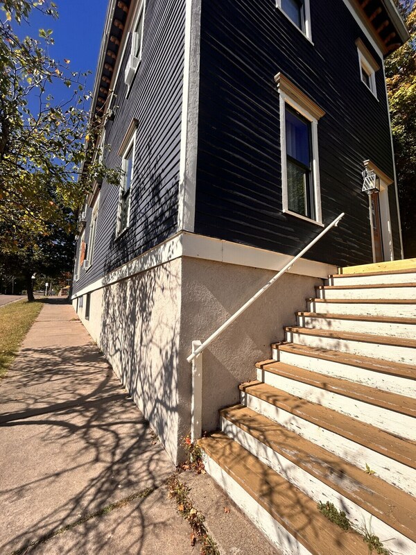 Bayfield Guest House - Entire Downtown Building - Bayfield, WI