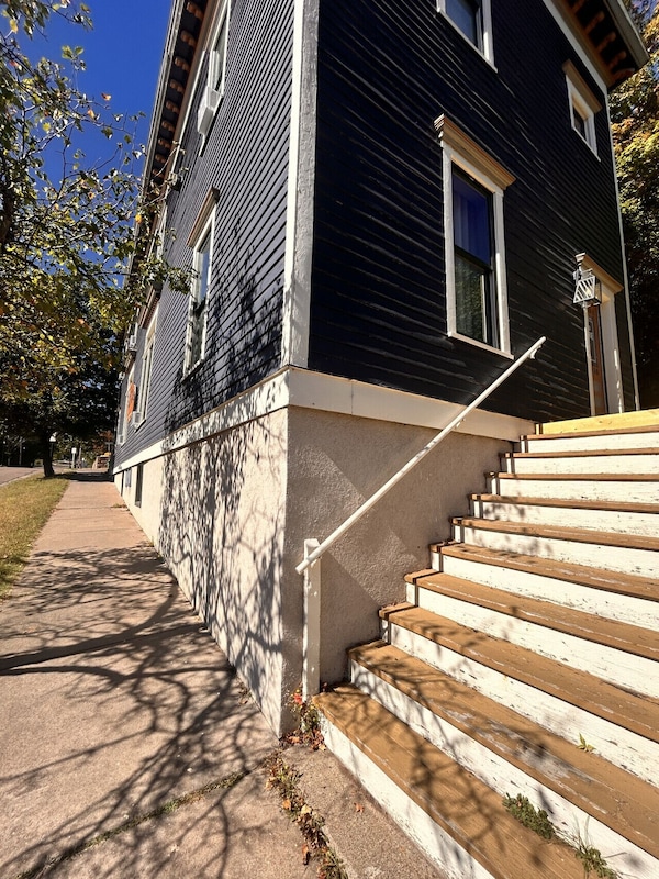 Bayfield Guest House - Entire Downtown Building - Bayfield, WI