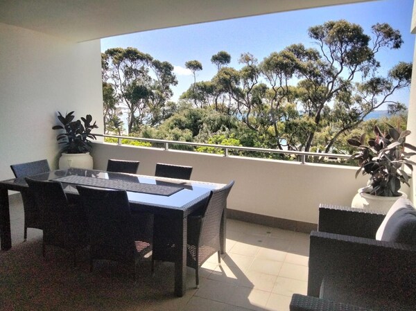 Enjoy Life Luxuries With This Coastal Getaway - Rockingham