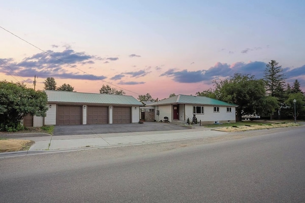 Refined 6br Moose & Bear Lodge By Sweetheart Stays - Livingston, MT