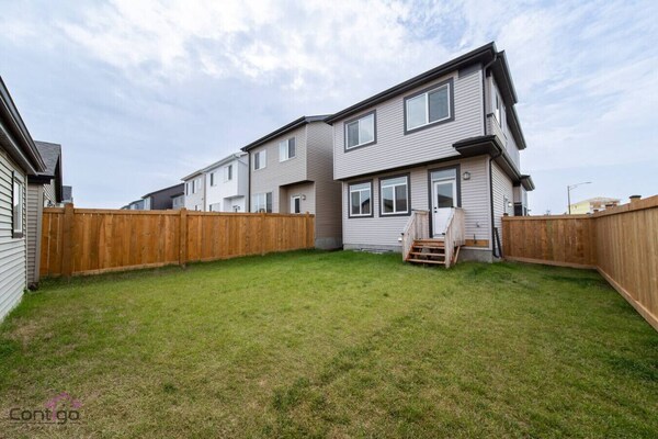 The Nest | 3br | Ac | Near Yeg Airport | King Bed! - Beaumont