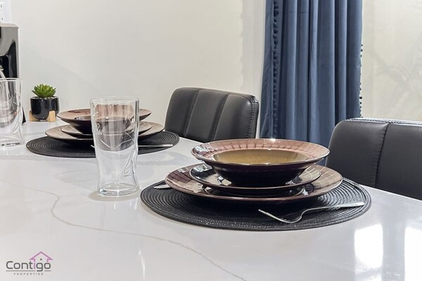 The Sanctuary Suite Near Rogers And Wem Wifi - 艾伯塔
