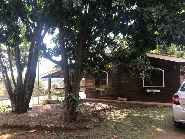 Soothing Chalet With Swimming Pool, Soccer Field, Lake, And Wifi In Atibaia - Atibaia