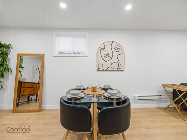 The Suite Escape | 2 Bd | Near Wem & Dt | Sleeps 5 - Edmonton