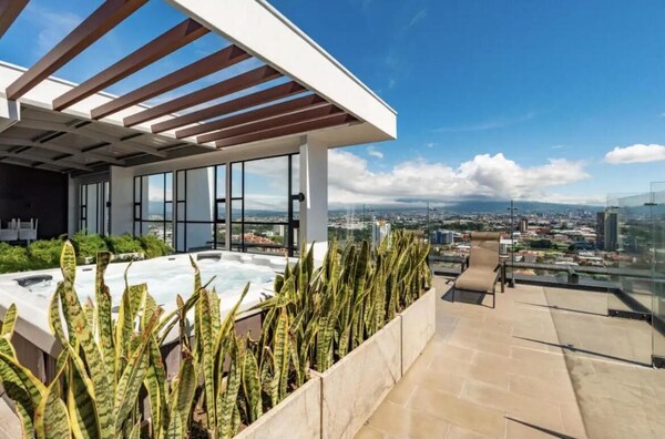 Cozy 1-bedroom Apartment In Rohrmoser  Prime Location! - Escazu