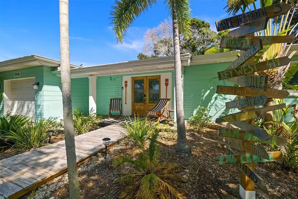 Spacious And Short Drive To Beach - St. Petersburg, FL