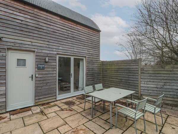 Dutch 2, Pet Friendly, With A Garden In Lechlade-on-thames - Bibury