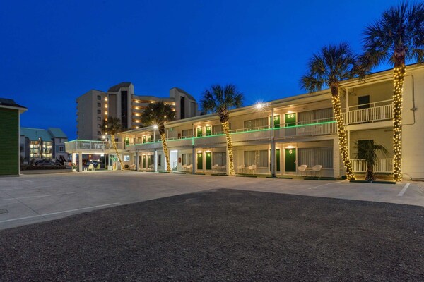 Freshly Updated Spot In Nmb, A Hidden Gem At Beach - Little River, SC