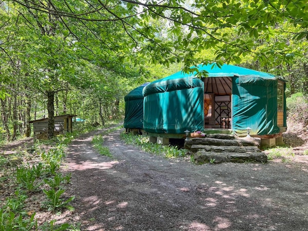 Cabaña 'Love Yourte Avec Hammam' Con Terraza Privada, Jardín Compartido Y Aire Acondicionado - Cantal