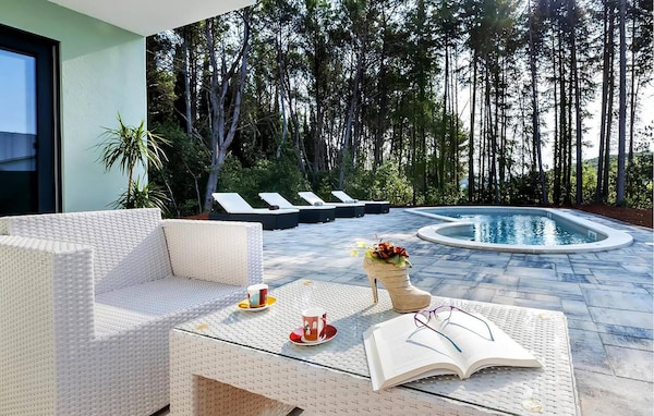 2 Bedroom Awesome Home In Rovinj - Vrsar