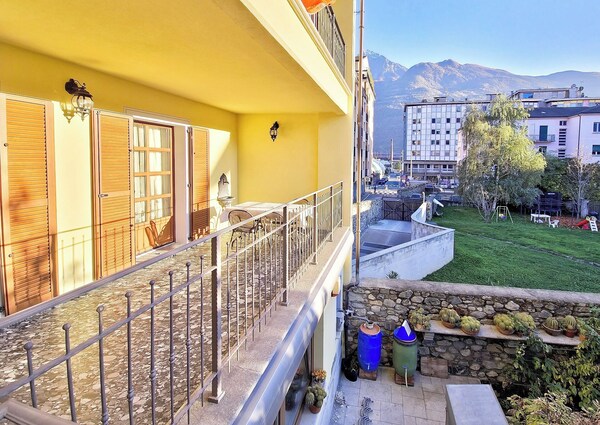 Loft In Centro Aosta, Relaxation Comfort And Charm, A Few Steps From The Porte Romane. - Aosta