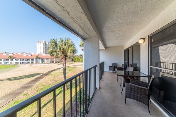 Enjoy Sea-renity By The Sea! Villa 612! New Listing! Fully Renovated. - Panama City Beach, FL