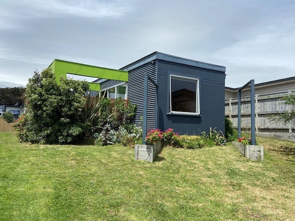 ŌTaki Beach Gem - Coastal Family Getaway - Ōhau