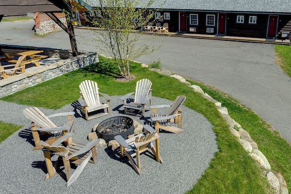 Cozy 3bedroom W/2 Bath And Full Kitchen, Outdoor Bbq, Fire Pits - Lake Placid, NY