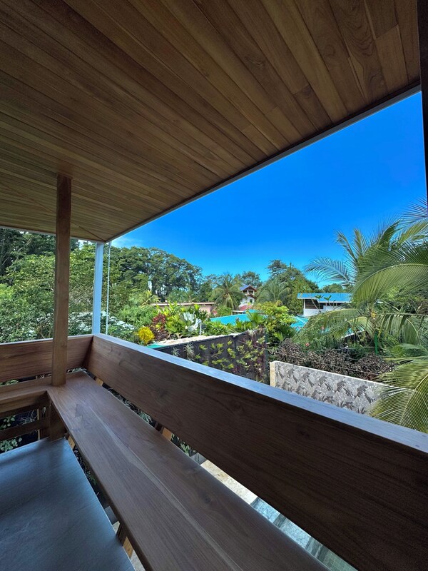 Luxury 4-bedroom Villa 3 Minutes Walk To Town And Playa Negra - Puerto Viejo de Talamanca