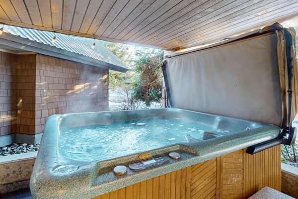 Family-friendly Condo With Gas Fireplace, Kitchen & Washer/dryer - Whistler