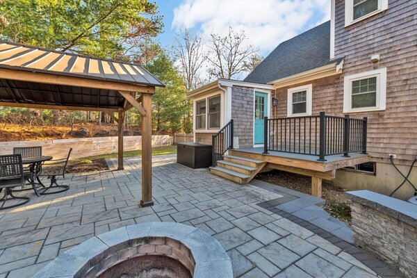 Charming Cape Cod Retreat In Bourne - Falmouth, MA