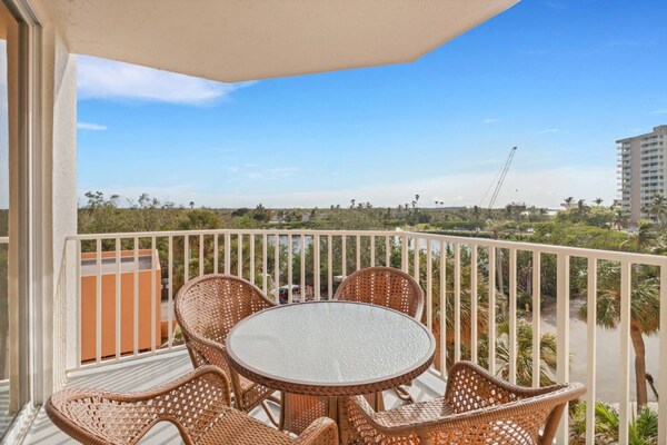 Highly Desired Lovers Key Resort! No Resort Fees & Over $150 Worth Of Free Daily Activities! - Estero, FL