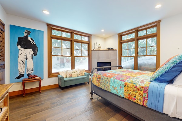 Stunning Lodge, Breathtaking Mountain Views, W/ski In/out Access, Sauna, & Wifi - 스노퀄미 패스
