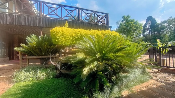 Self Catering Apartments Ovelooking A Mountain View. - Sabie