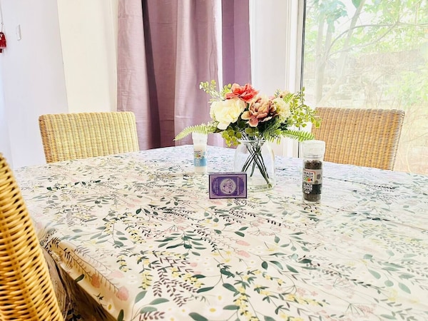 "Comfy, Clean, And Quiet  A Chic, Stylish Room With All-new Comforts!" - Isle of Wight