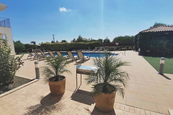 Orchard Blossom Private Villa With Pool - アヤナパ