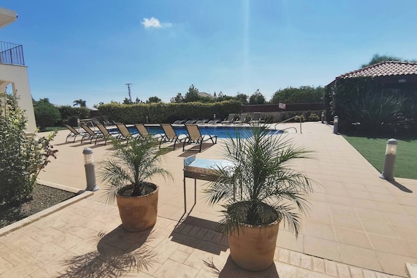 Orchard Blossom Private Villa With Pool - アヤナパ