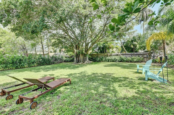 Coastal Cottage Private Oasis W/ Hot Tub & Less Than 5 Minutes To Beach! - Caribbean