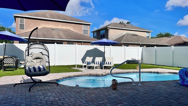 Charming 3-bedroom Pool House In Wesley Chapel. \N - Epperson Lagoon, Wesley Chapel