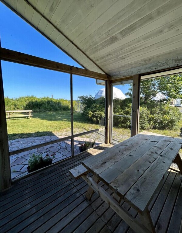 Lakeside Luxury Cottage & Hot Tub - Cape Breton Island