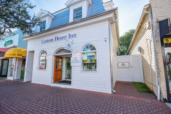 Birds Of A Feather At Custom House Inn | Perfect Spot On Duval! - Key West, FL
