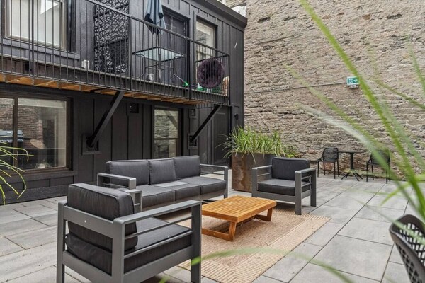 Designer Loft  1br  Exposed Brick  Bay Windows - Peterborough, ON, Canadà