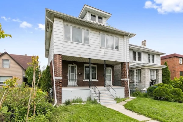 Modern 3br Walkerville Unit | Near Downtown - Grosse Pointe, MI