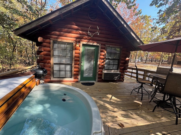 4 Moose Lodge Romantic Log Cabin In The Woods. Hot Tub & Wood Burning Fire Place - Disney, OK