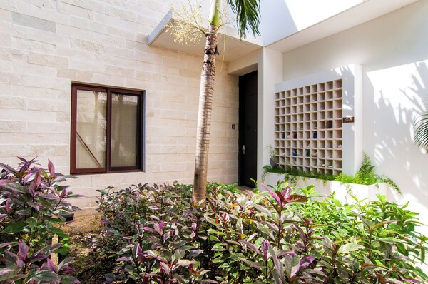 3 Bdrm. Townhouse In Gorgeous Akumal With Wifi & Ac. Beach Club Steps Away! - Akumal