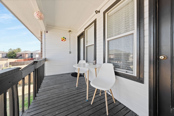Cozy 2-bedroom Apartment In Charming Killeen With Wifi, Ac - Killeen, TX