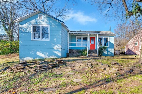 Fayetteville Urban Escape - Fayetteville, AR