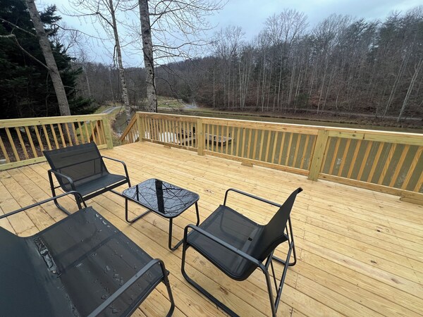 Charming 3-bedroom House With Pond Near Lynchburg - Bedford, VA