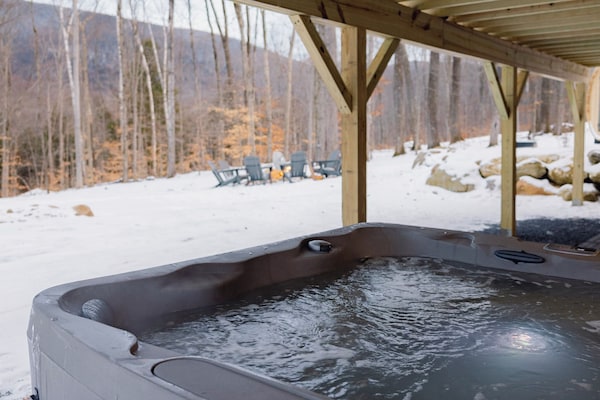 Boulder Run Cabin-mountain Views/sauna/hot Tub/ev Charger - Manchester, VT