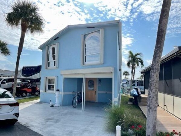 Intracoastal Canal Front Gorgeous 3 Bed 2 Bath Home - Port St. Lucie, FL