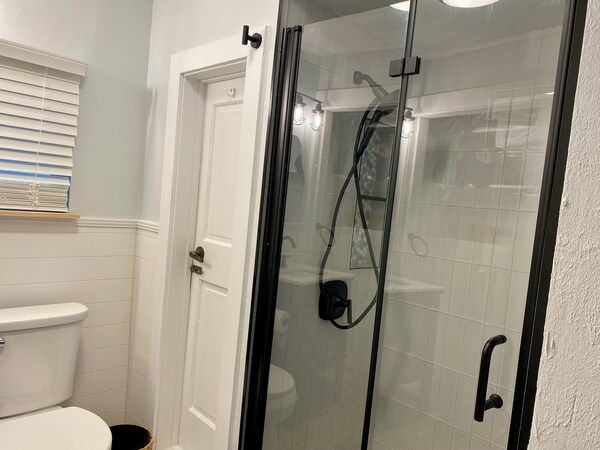 Charming 1 Bedroom In Jensen Beach Fl, Drive To Beach, Walk To Town Wifi, Ac, Tv - Jensen Beach, FL