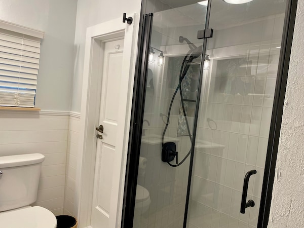 Charming 1 Bedroom In Jensen Beach Fl, Drive To Beach, Walk To Town Wifi, Ac, Tv - Jensen Beach, FL