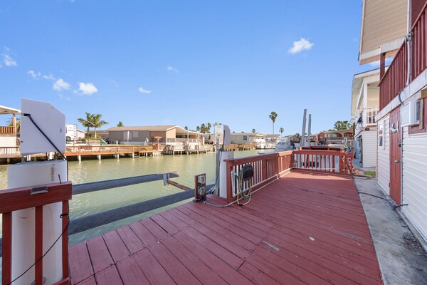 Avail For Spring! Mermaid Manor- Cozy Waterfront Getaway - South Padre Island