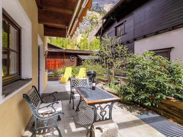 Nice Apartment Near The Ski Bus To Sölden - Längenfeld