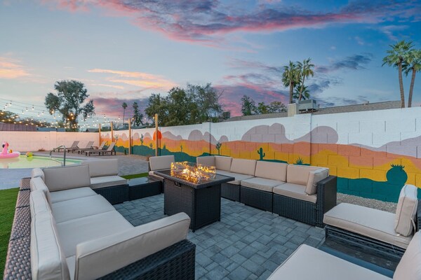 6 Br Paradise! Heated Pool~arcade Room~pool Table - Glendale, AZ