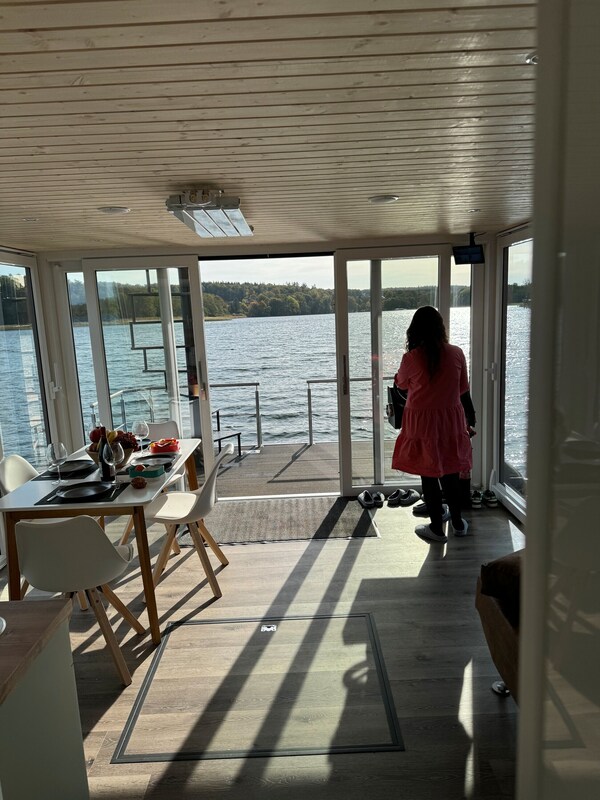 Hausboot 'Seahome' Mit Seeblick, Privater Terrasse Und Wi-fi - Bad Kleinen
