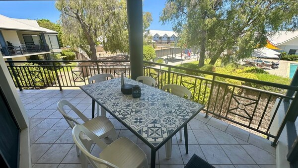 Cape View Beach Resort - Endless Summer - Broadwater
