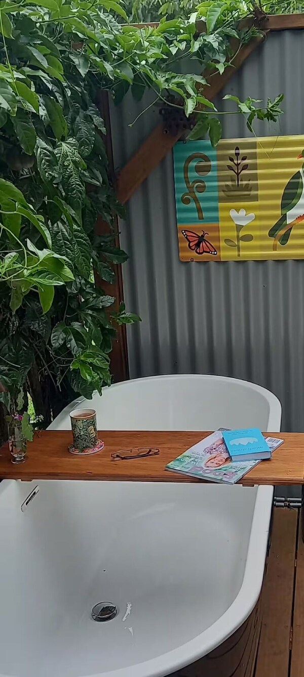 Retreat Into Nature, In Rural Ngaruawahia.\nrelax In The Outdoor Bath. - Ngāruawāhia