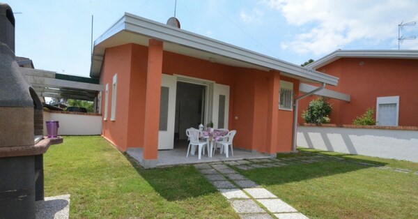 Bright Apartment With Private Fenced Garden - Bibione Pineda