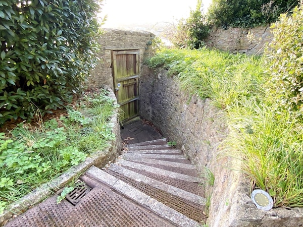 No1 Marina Court - Sea View Apartment - Sleeps 4 Guests In 2 Bedrooms - Shaldon